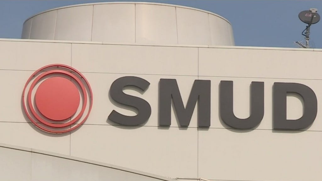 Vehicle hits SMUD equipment, knocking out power to hundreds