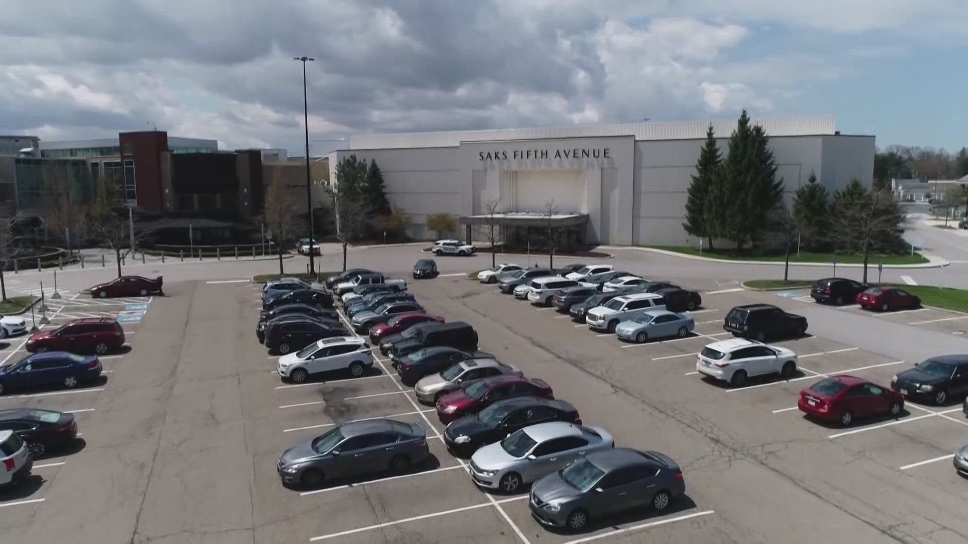 Saks Fifth Avenue to close Beachwood Place store