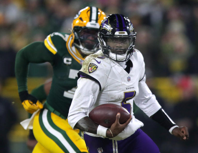 Ravens re-sign Tyler Huntley on a two-year deal worth $11 million