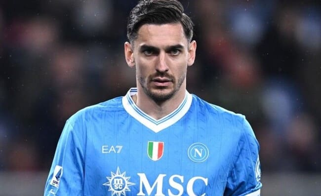 Sono Alex, c'è Elmas qui: sta girando una voce a Napoli, ne parlano tutti