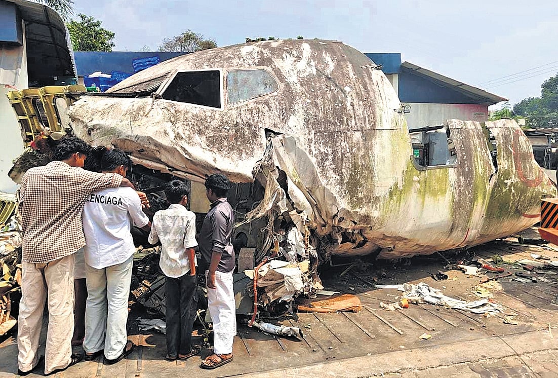 Plane involved in Karipur crash makes final journey