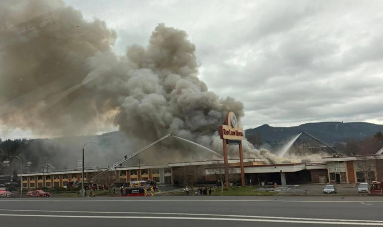 Fire tears through Red Lion Hotel in Kelso