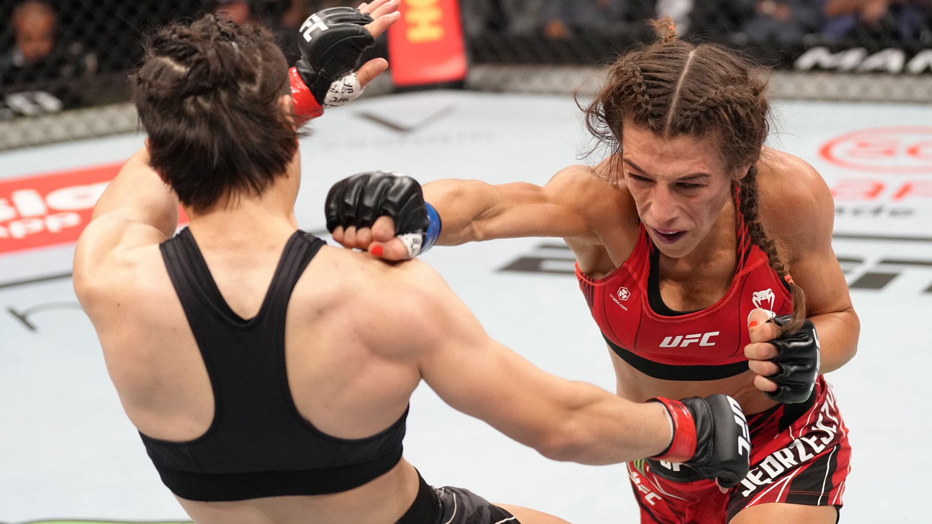 UFC Hall of Fame: Zhang Weili vs. Joanna Jedrzejczyk at UFC 248 to be ...
