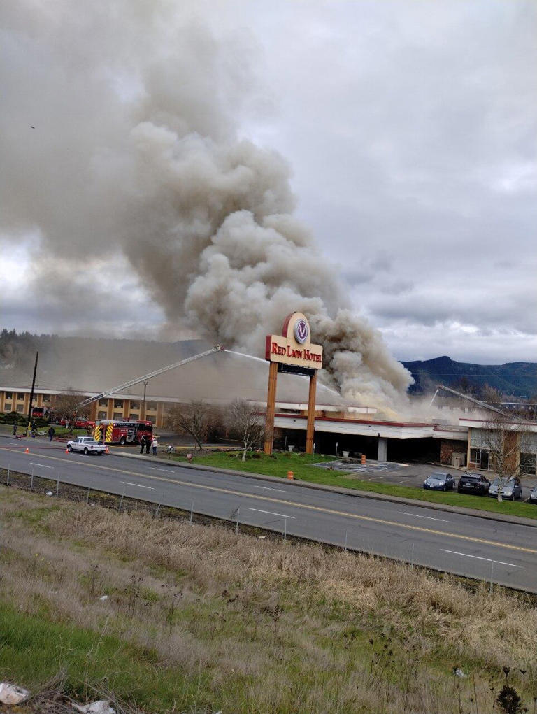 Fire tears through Red Lion Hotel in Kelso