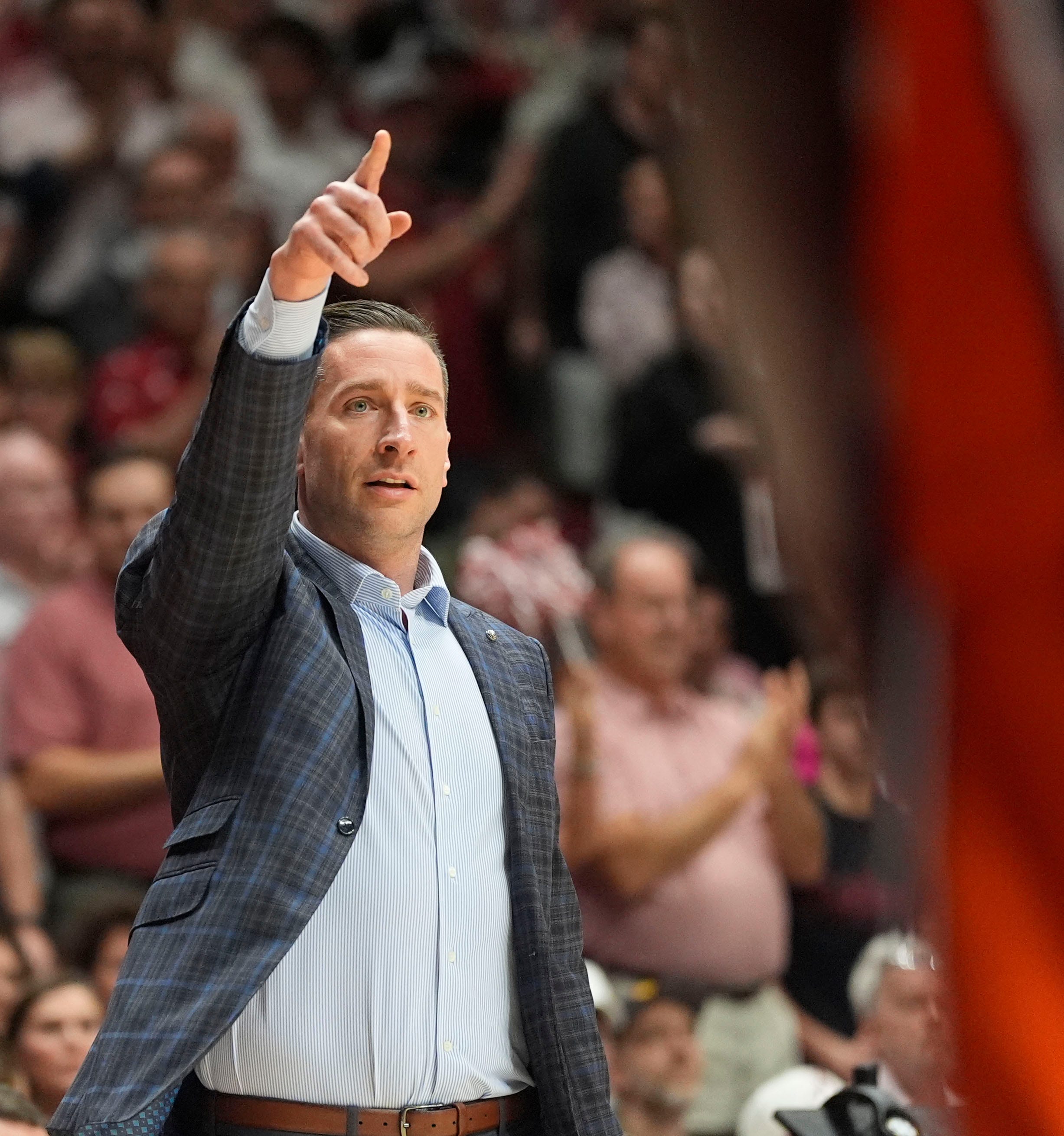 Steven Pearl hit with 'nepo-baby' chants as Auburn basketball plays Alabama