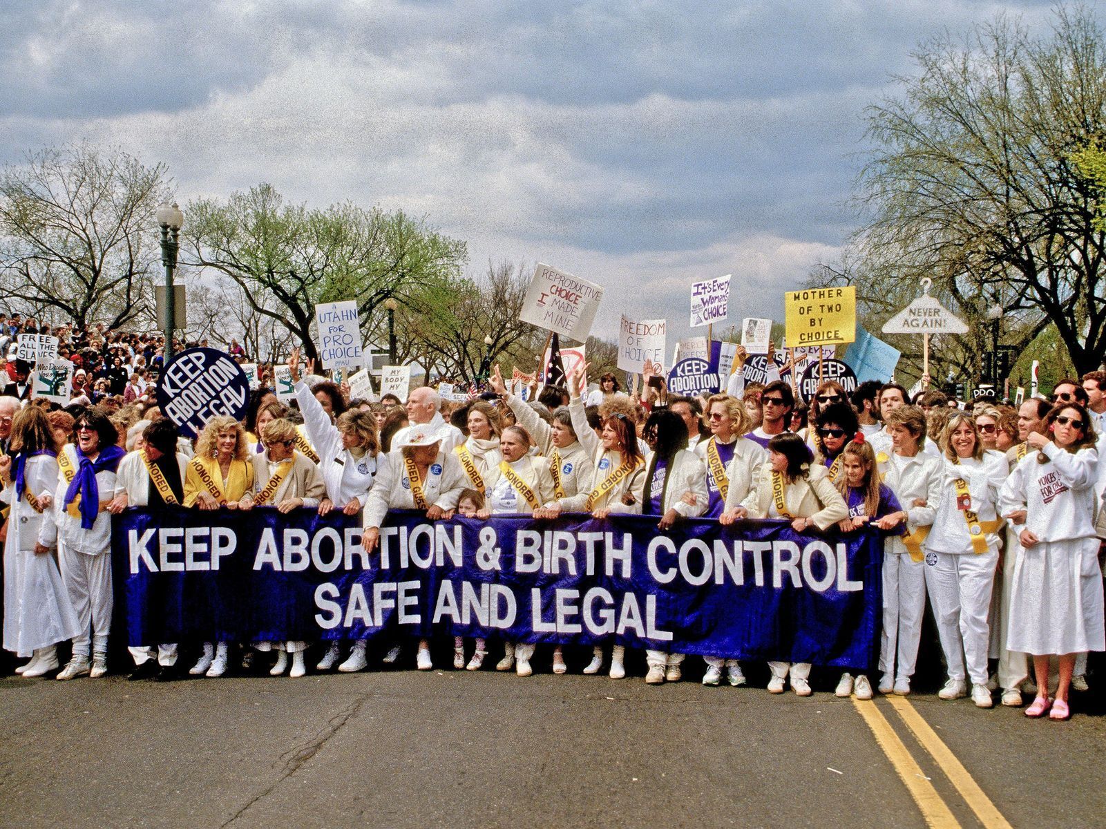 50 powerful photos of women fighting for their rights