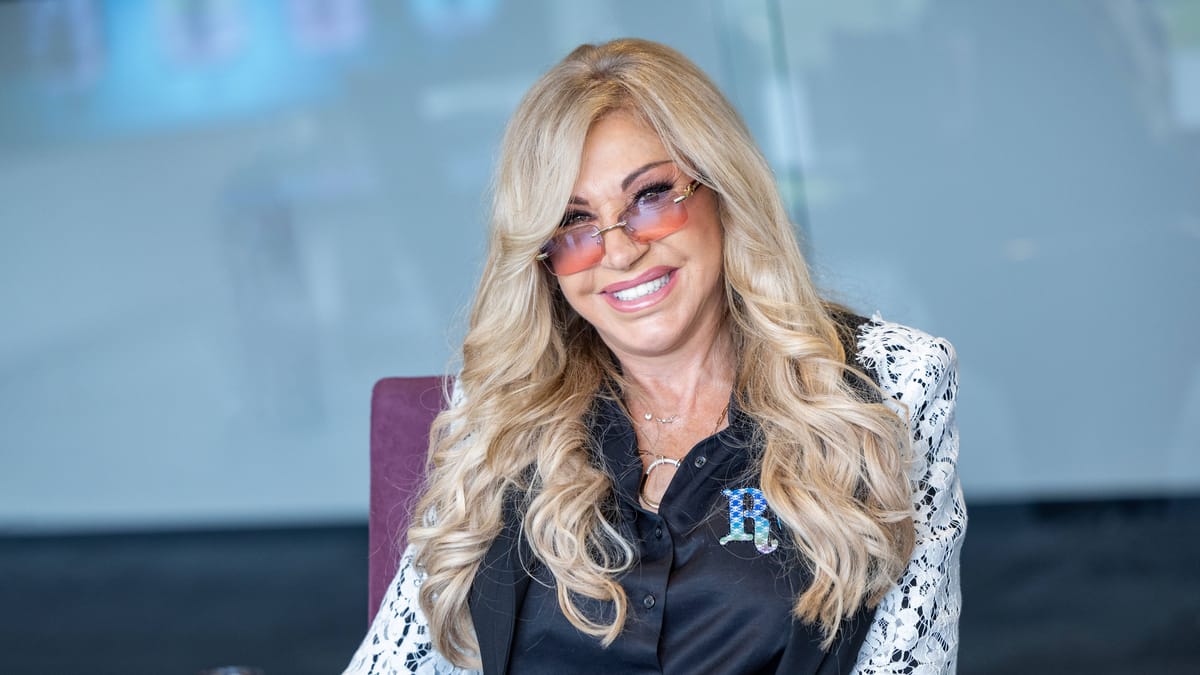 Carmen Geiss zittert auf der Couch um ihren Freund Alex