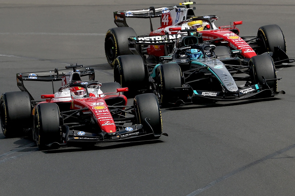 Mercedes: "We have a fight on our hands with Ferrari"