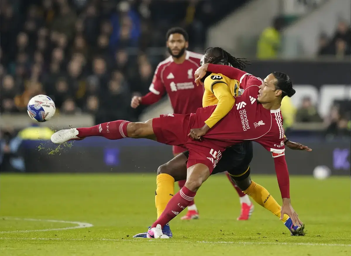 Liverpool latest: Virgil van Dijk makes Rio Ngumoha admission as Fabian ...