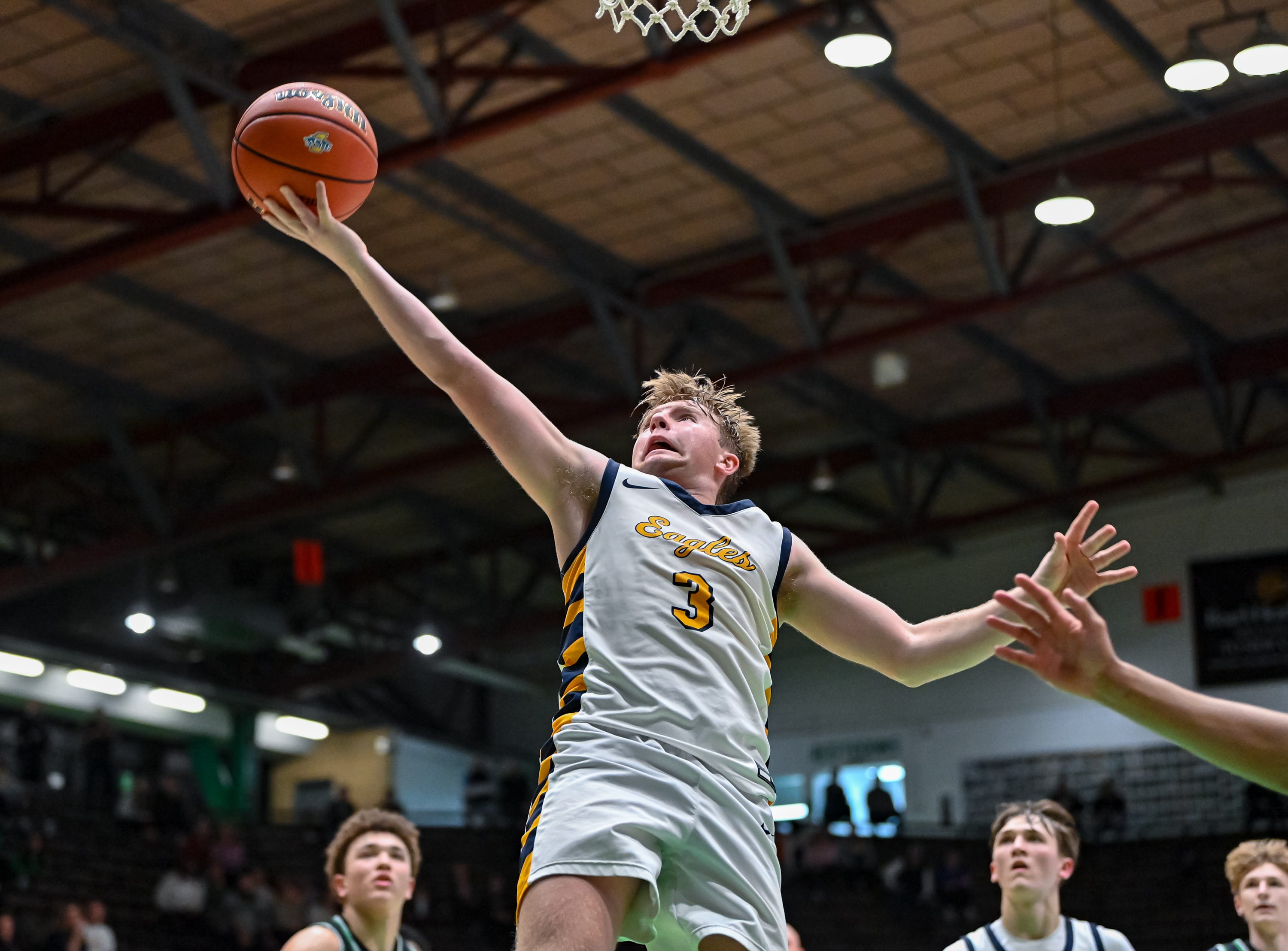 Lucas Bragg leads Delta boys basketball to fourth straight sectional title