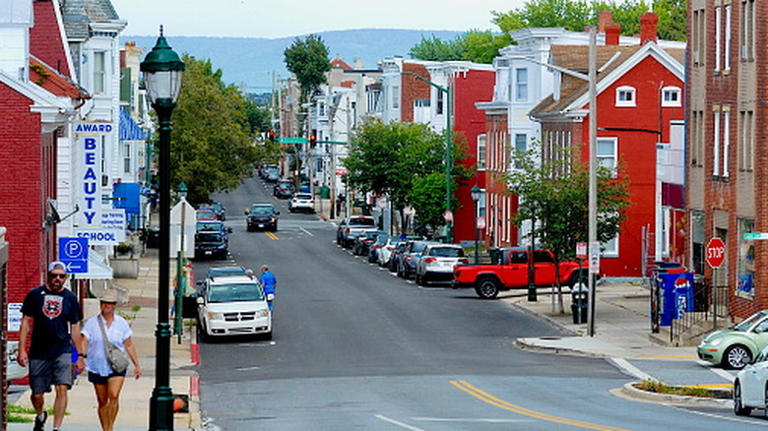 Sandwiched between Baltimore and Pittsburgh is Maryland's scenic state ...