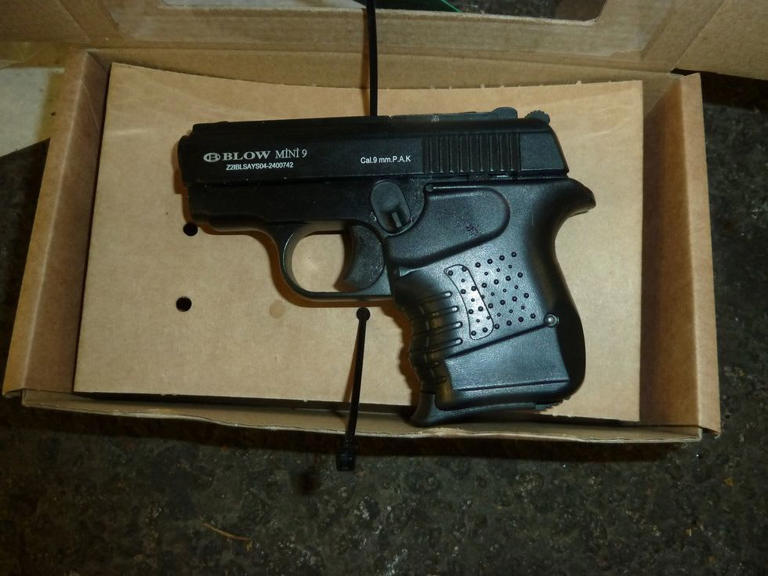 Woman jailed for smuggling machine guns and £500,000 worth of heroin ...