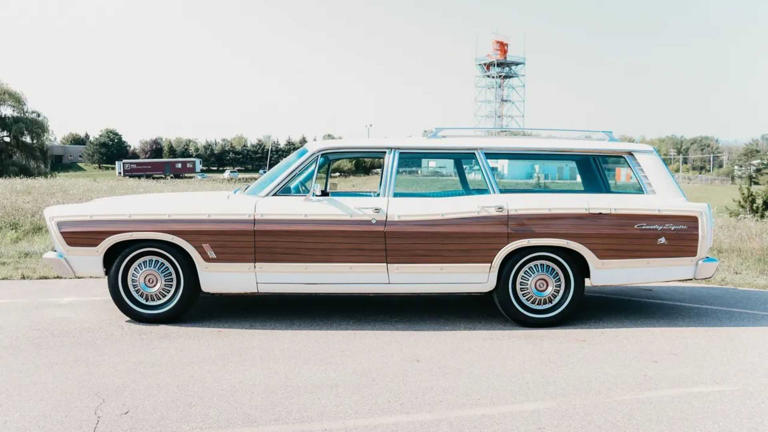 Chevy's rare muscle car had wood paneling and a third-row seat