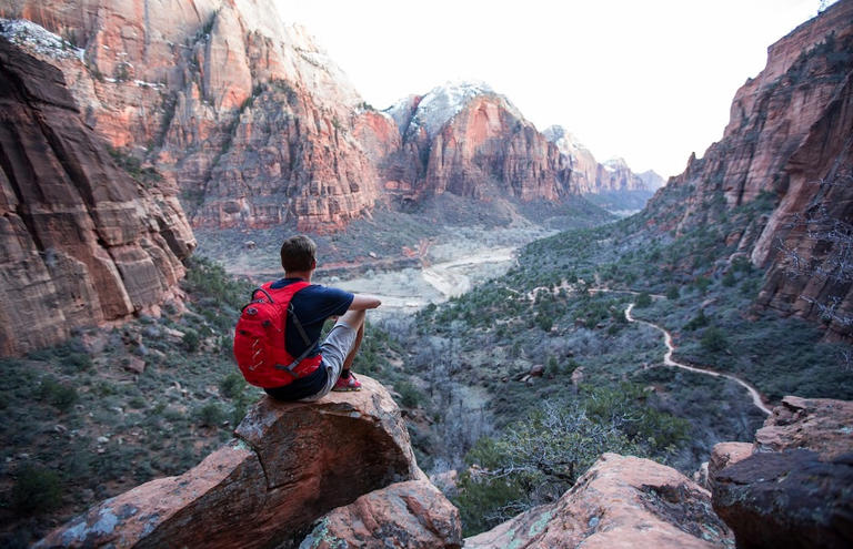 What makes Angels Landing in the US both unique and dangerous