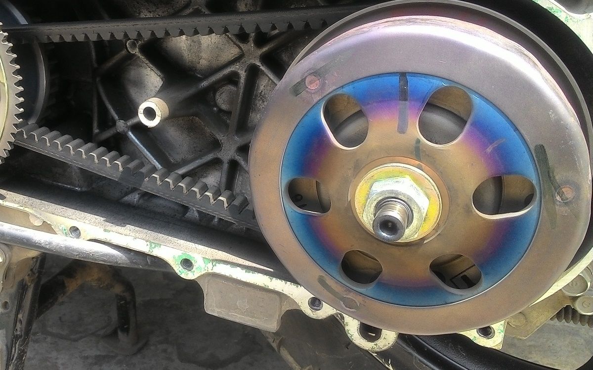 Ternyata cara bawa motor matic begini bikin kampas ganda cepat habis