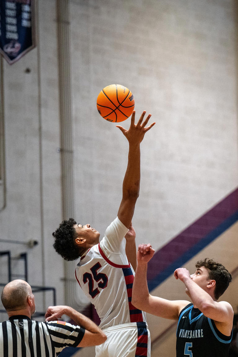 Liberty boys basketball wins first state tournament game in 15 years