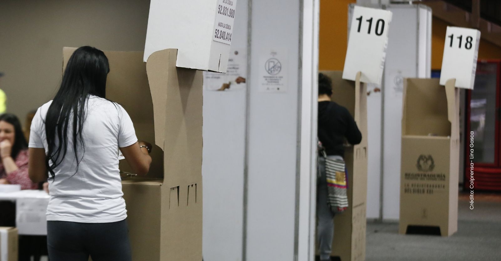 ¿Si estás en la fila a las 4:00 p. m. puedes votar? Esto pasa en las ...