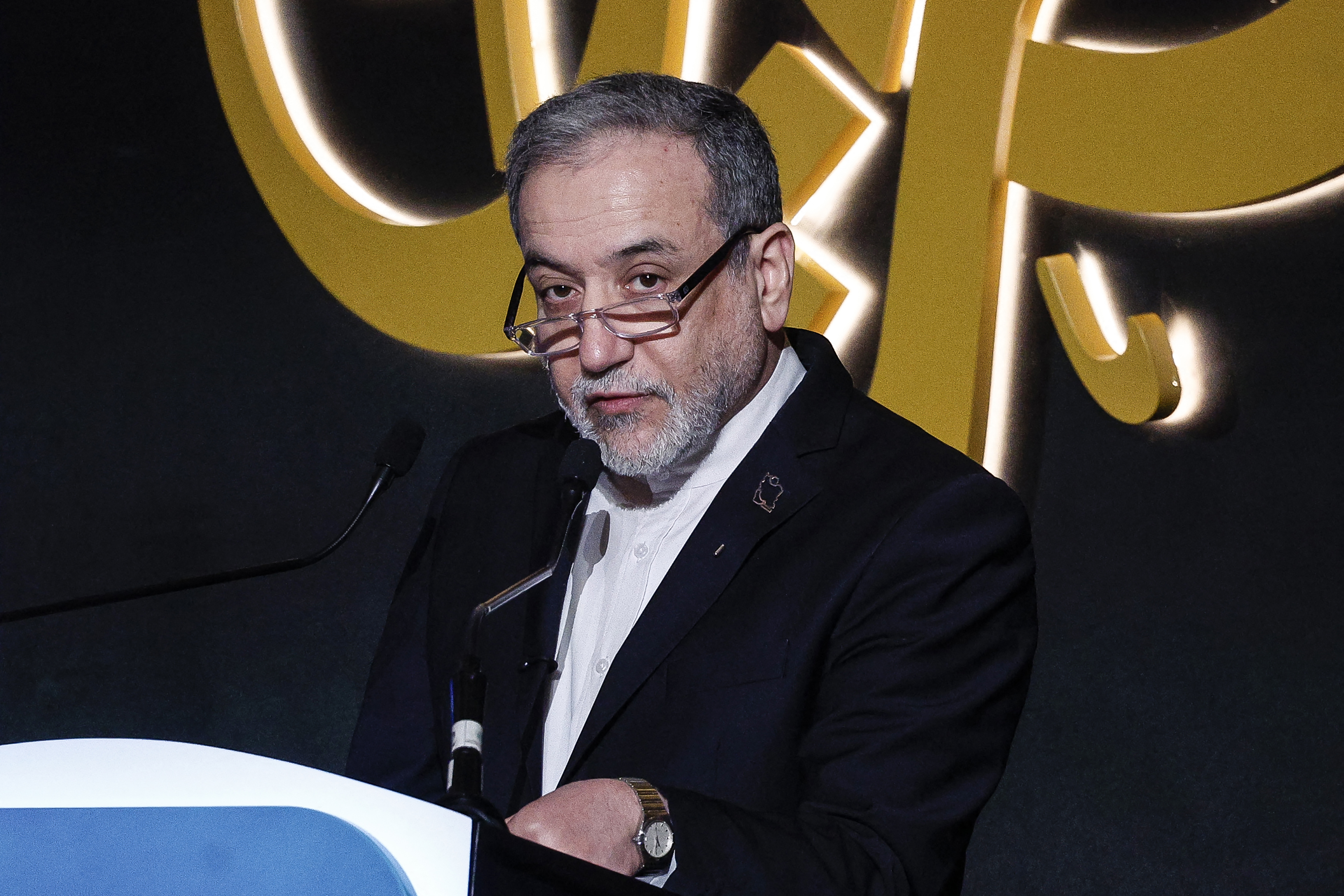 Is Russia helping Iran locate US forces? Iranian foreign minister responds