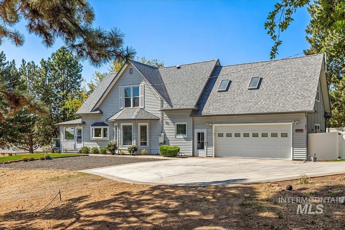 Charming 1910 Hill Road retreat in Boise, Idaho, featuring 5 bedrooms ...