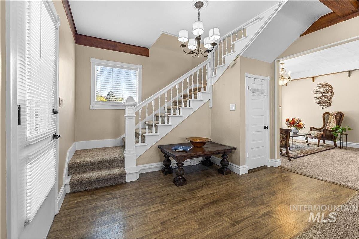Charming 1910 Hill Road retreat in Boise, Idaho, featuring 5 bedrooms ...
