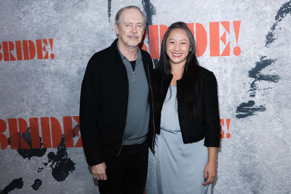 Steve Buscemi, 68, hits the red carpet with his new wife and looks so happy