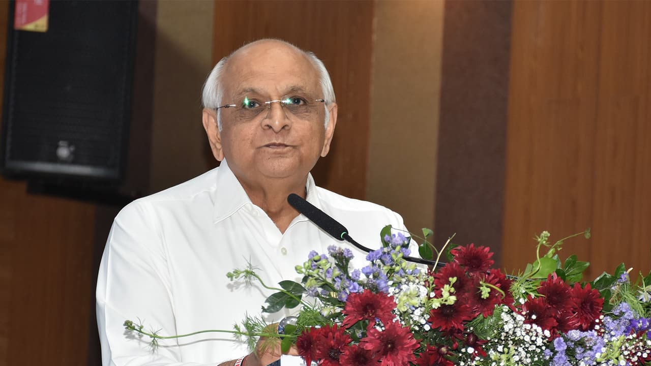 Gujarat CM approves ₹1185 crore for Surat Economic Region roads