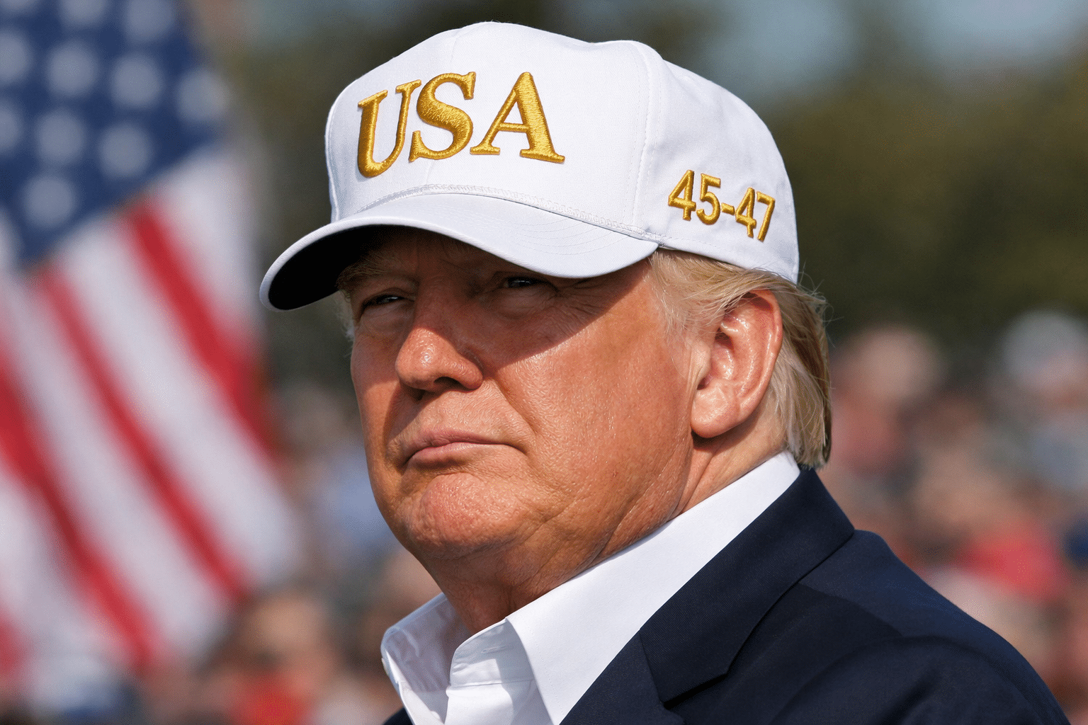 Entre Trump et Comey, les tensions montent