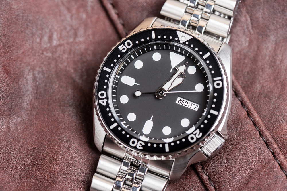 Photos of vintage watches to collect for profitable flips