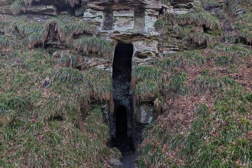 The mystical grotto with an idyllic bathing spot and picturesque views