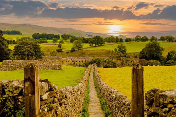 'Most famous' Yorkshire Dales 'snake' path in real-life village of ...