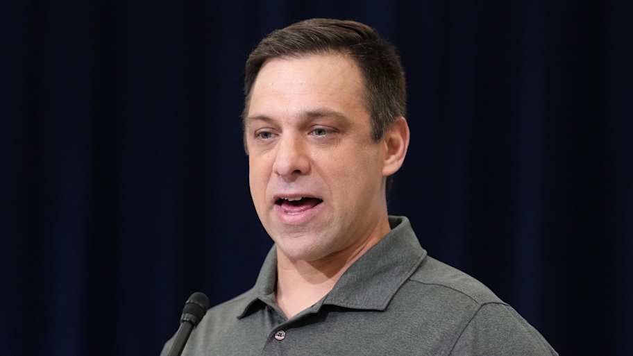 One veteran defensive lineman would solve plenty of Chiefs' woes