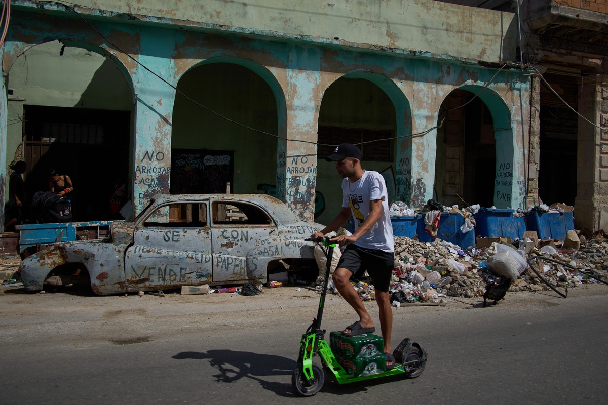 Cuba reacts after Trump issues "last moments" warning
