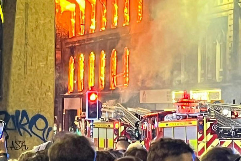 Huge fire closes Union Street in Glasgow city centre as Central Station ...