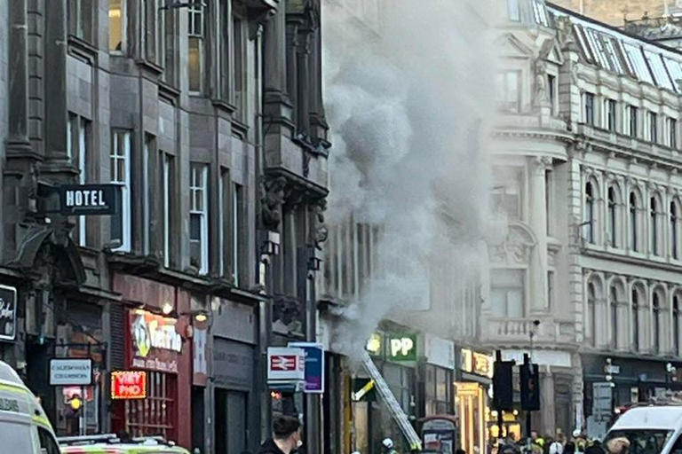 Huge fire closes Union Street in Glasgow city centre as Central Station ...