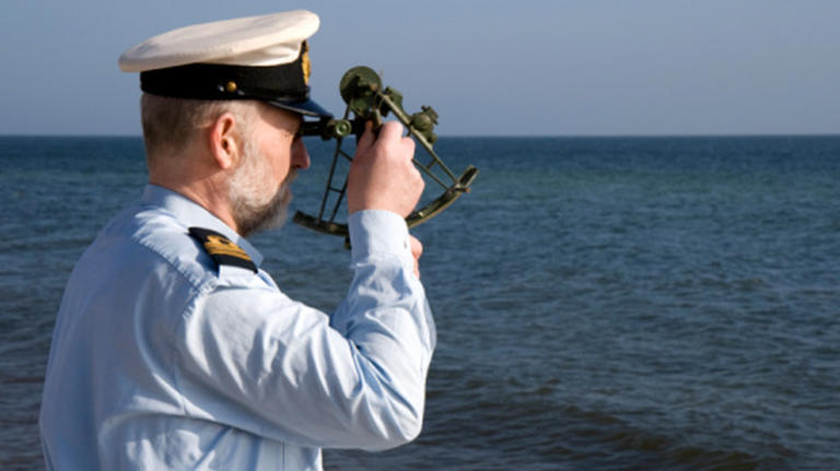 The USS Abraham Lincoln aircraft carrier can navigate without GPS or ...