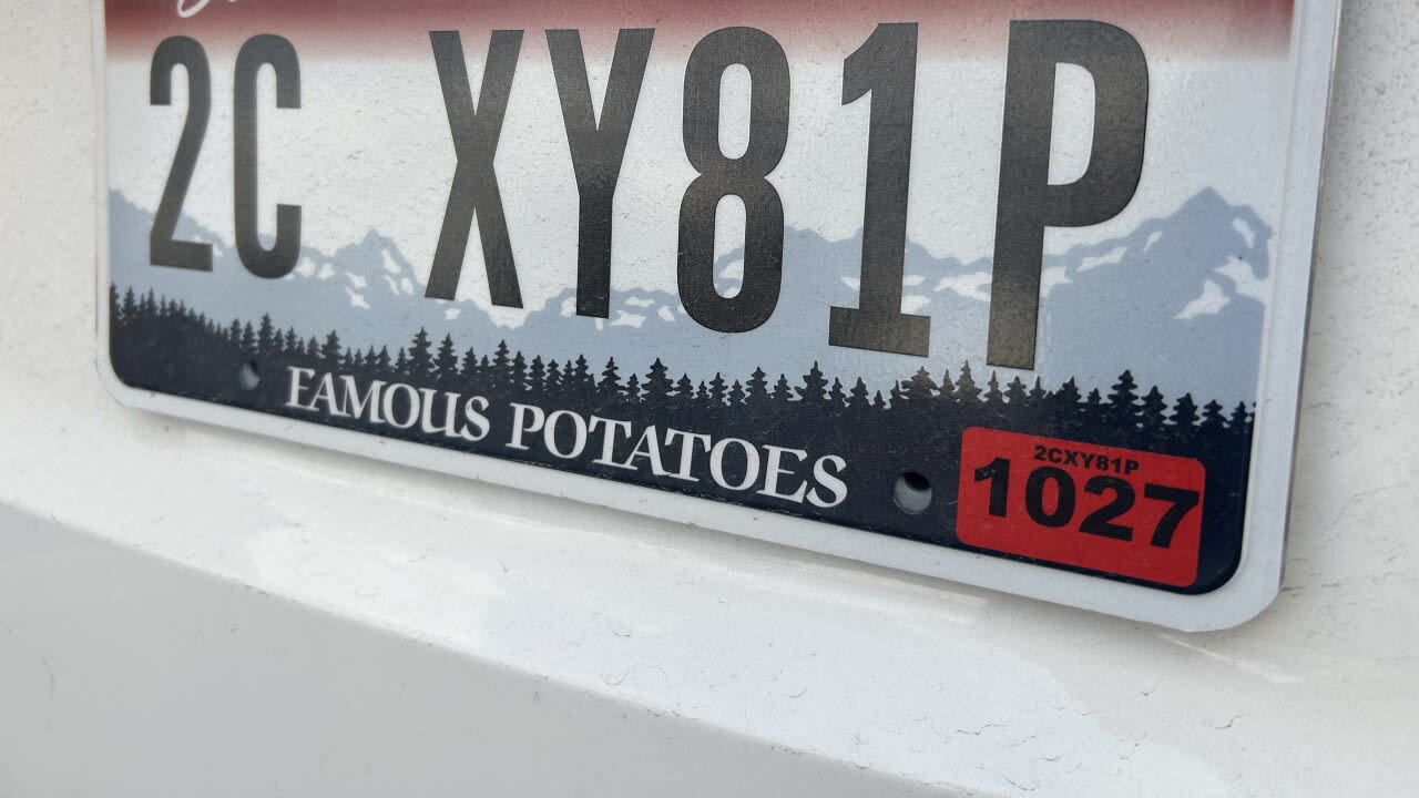 House bill to eliminate license plate registration stickers signed into law