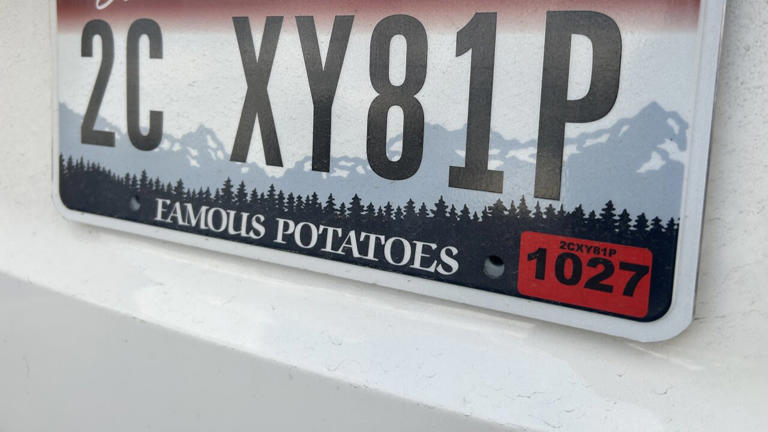 House bill to eliminate license plate registration stickers signed into law