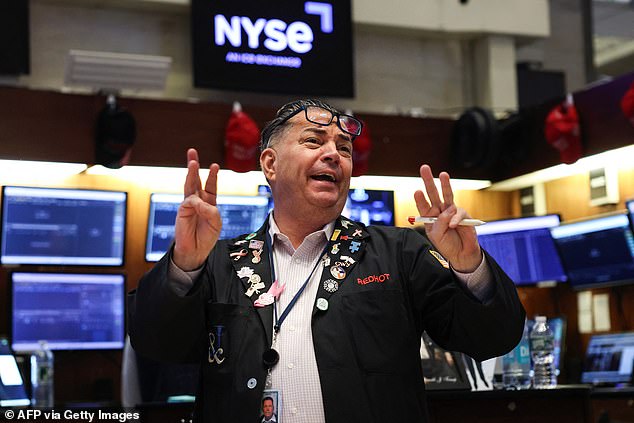 Stocks tumble as oil surges toward record highs and warnings grow of a ...