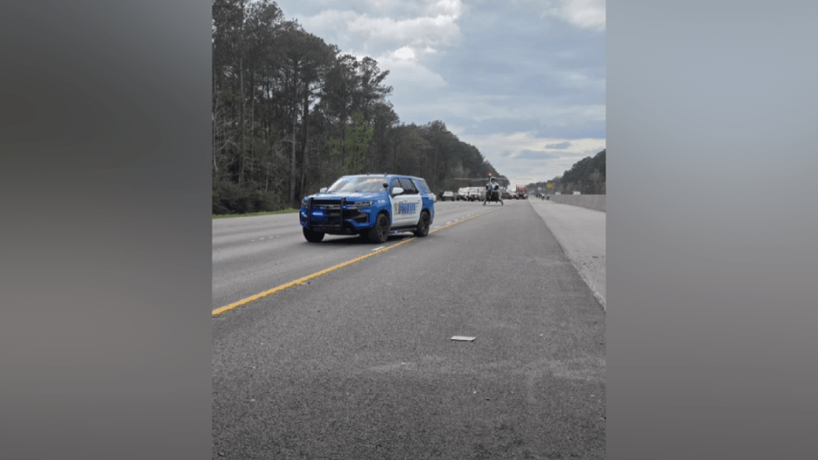 Crash shuts down I-12 eastbound near Satsuma Road exit