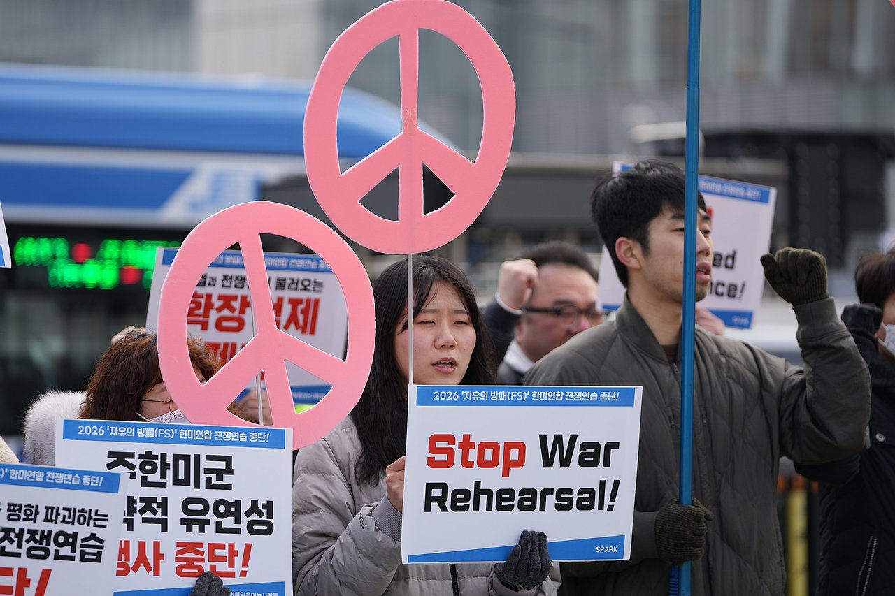 US begins large military drill with South Korea while waging war in ...