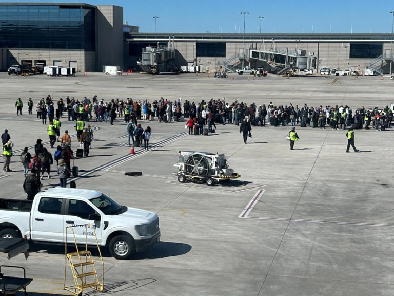 Kansas City International Airport reopens after 'threat' prompts FBI ...