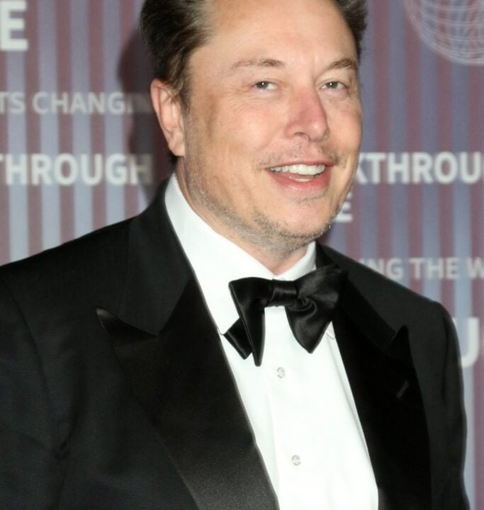 Elon Musk Announced In 2020 To Own Almost Nothing. A New Report Says He ...