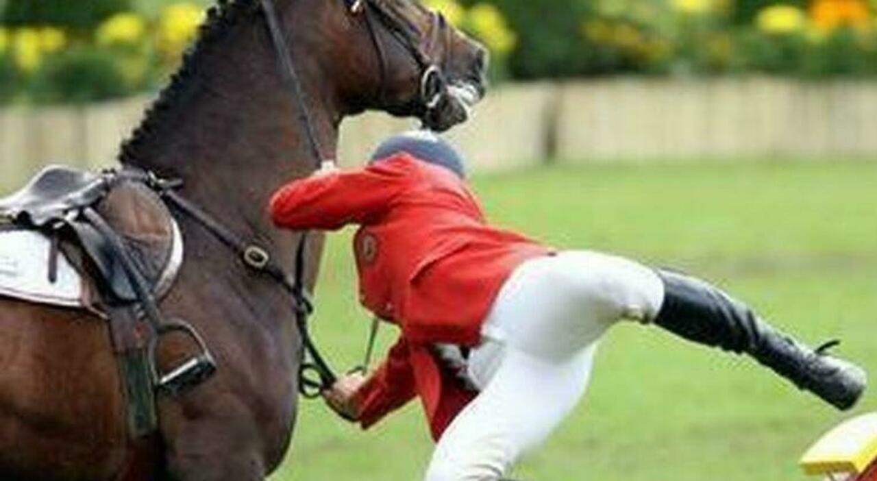Cade da cavallo, morta Klizia Jllary Fraglica: disarcionata al maneggio ...