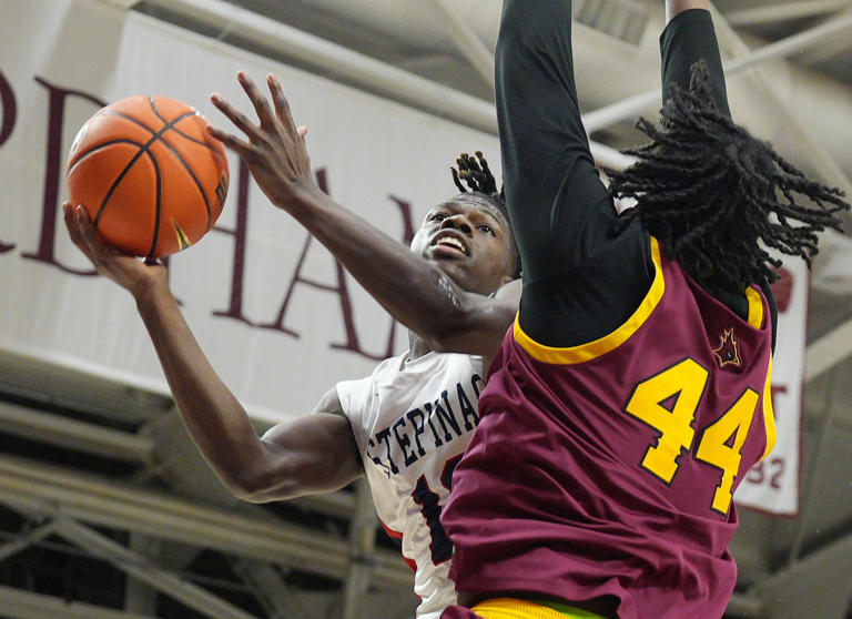 Stepinac makes CHSAA history with fourth straight intersectional win