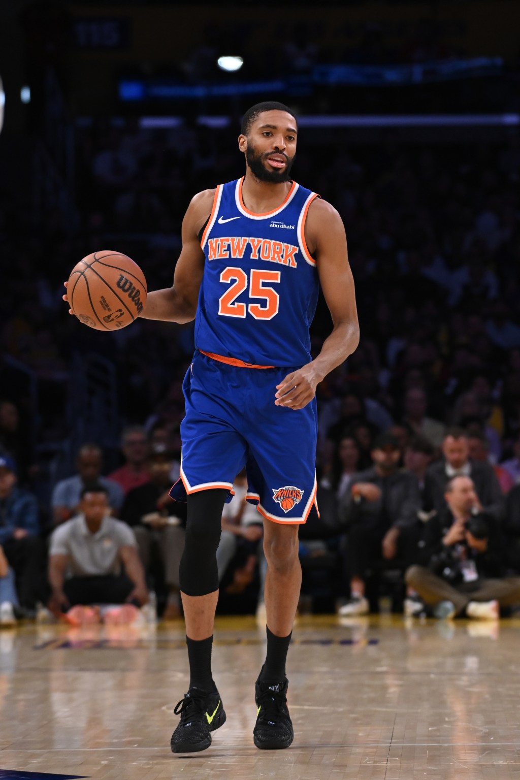 Knicks offense completely unravels in letdown loss to LeBron James-less ...