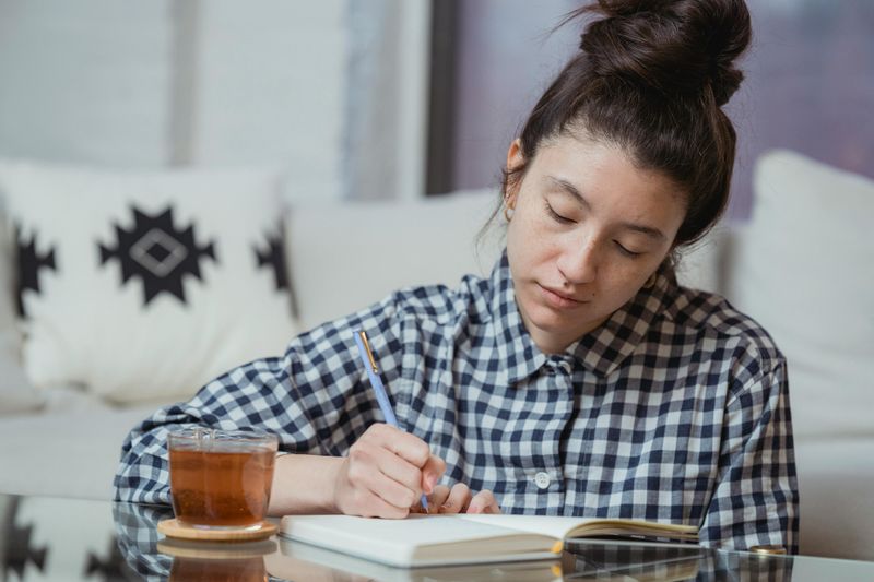 If a woman uses these 11 phrases, she’s probably been through more than ...