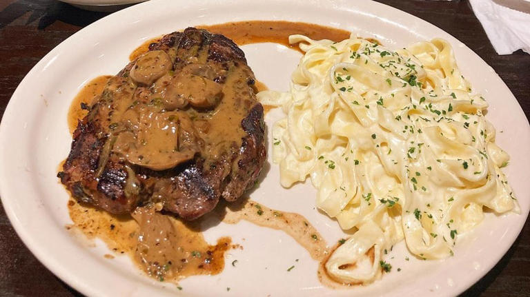 9 best Italian chain restaurants, according to reviews