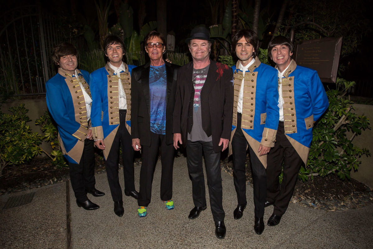 Mark Lindsay reveals his 2-cent royalty check on Facebook before 84th ...