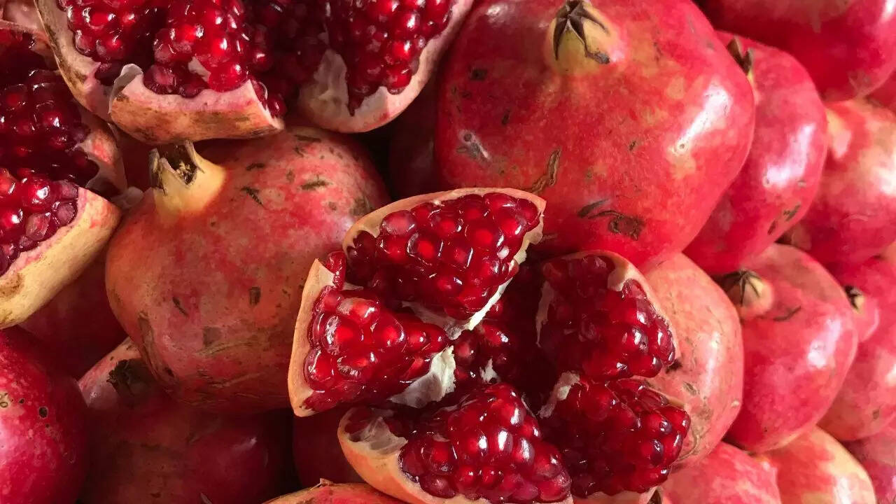 How to grow pomegranate in pots on your terrace or balcony