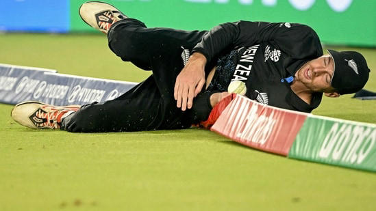 Mohammad Amir tears into Mitchell Santner for gifting T20 World Cup ...